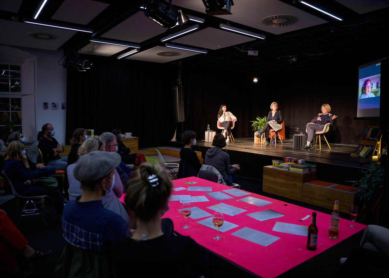 Literaturhaus Freiburg – Café Ü Podium: Diversität und Literarisches ...